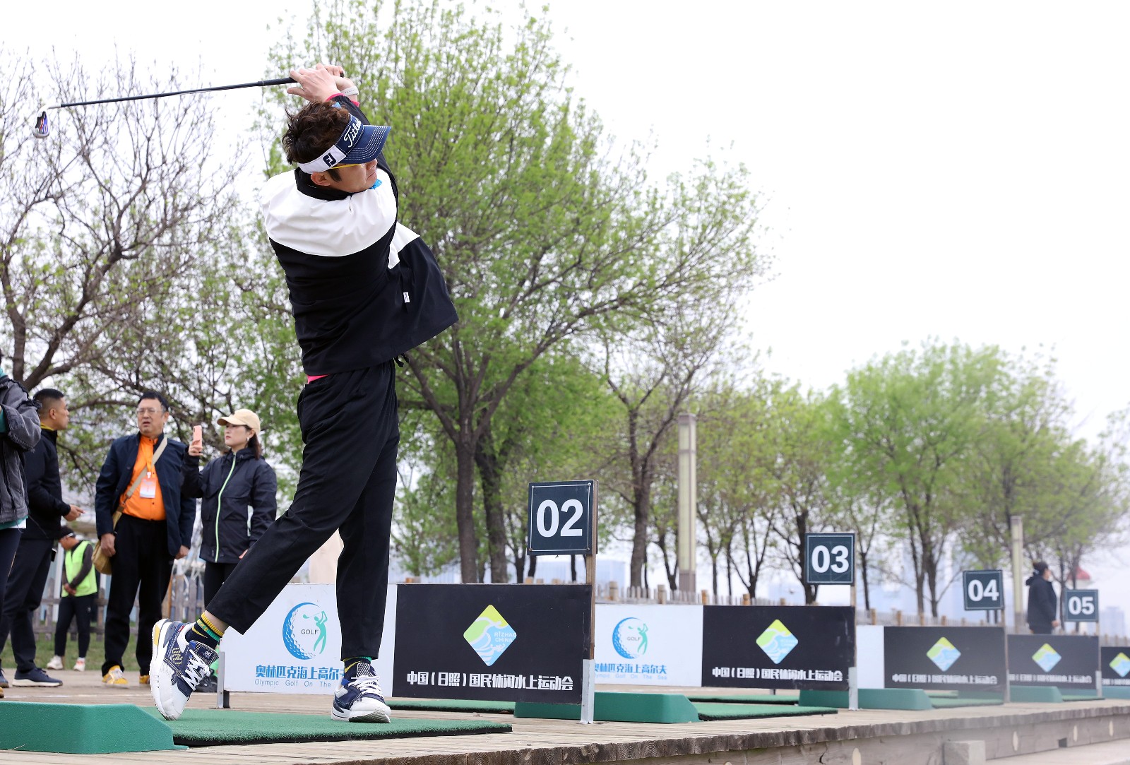 海上高尔夫吸引游客-日照要闻-日照新闻网-日照第一门户网站 日照新闻-日照日报-黄海晨刊